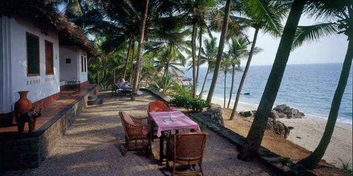 Karikkathi Beach House - Spectacular Seafrontage - Kovalam