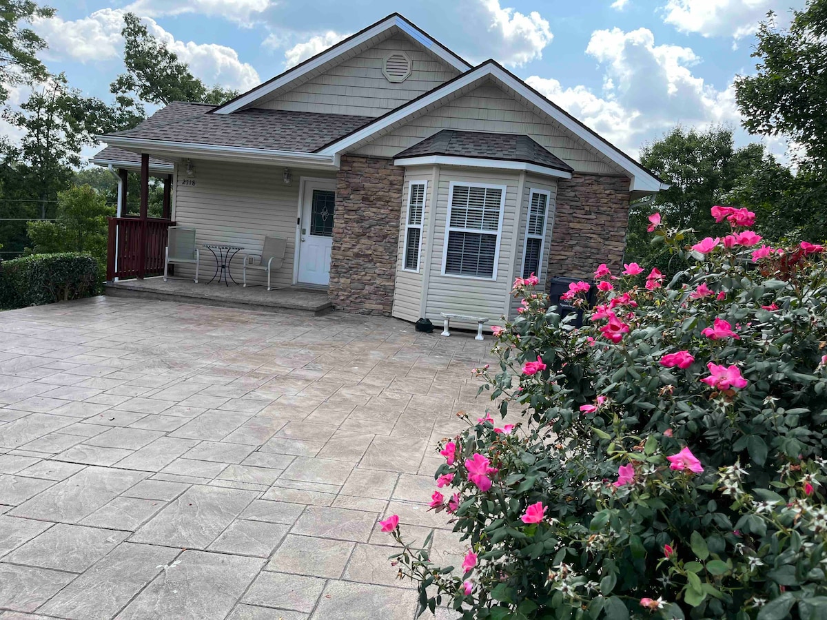 Cobblestone Pointe Beautiful Mountain Home - Houses for Rent in Pigeon ...