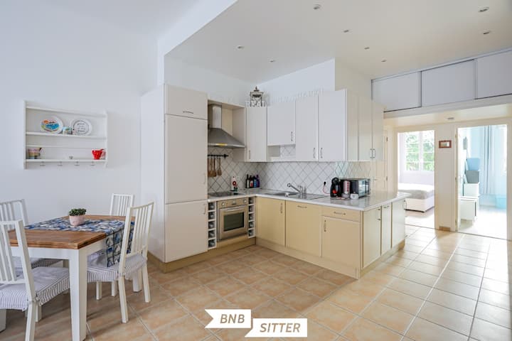 Apartment With Garage In Nice Center - Niza