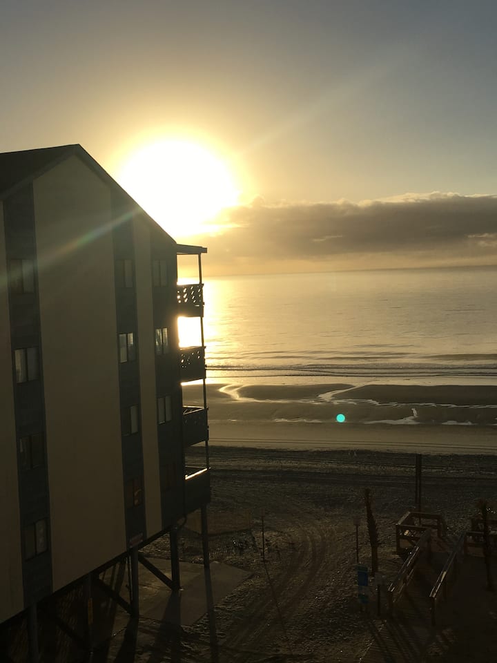 Beach Side Garden City Condo *Pool *Steps To Ocean - Garden City