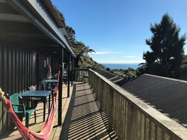 Family Cabin - Institute Of Awesome - Raglan