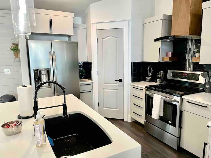 Meridian Masterpiece- Hot Tub /Movie Theater - Meridian, ID