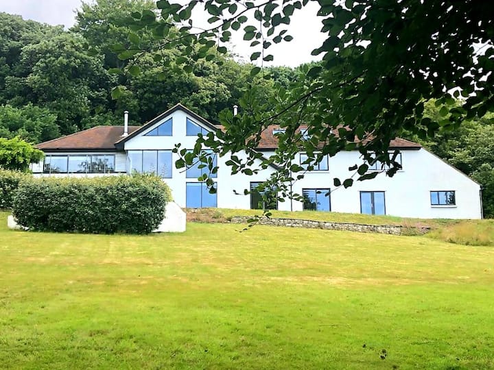 Huge, 5 Bed Family Home, 2 Living Rooms, Sea View - Kent