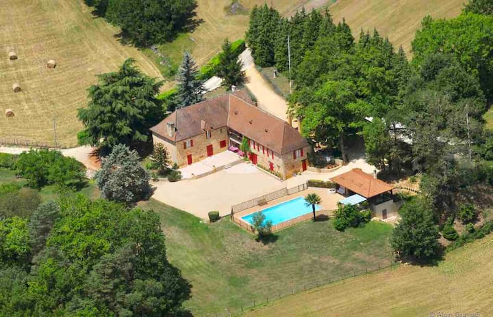 Gite Avec Grande Piscine Dans Domaine D’exception - Dordogne