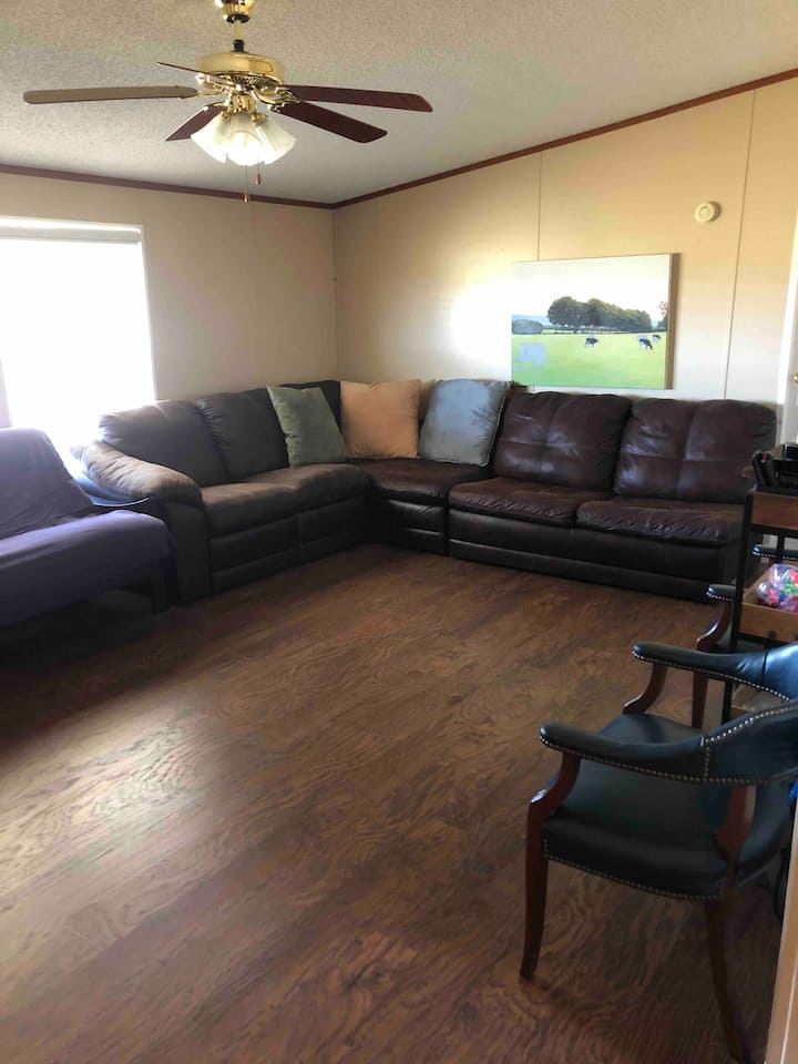 Peaceful Ranch House In Elgin - Elgin, TX