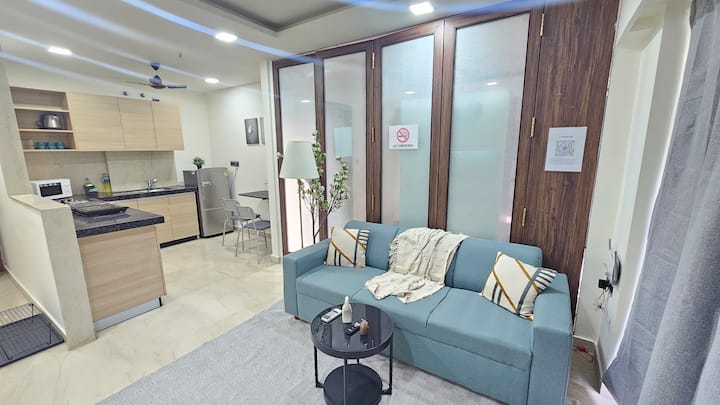 Modern 1bhk | 5 Mins To Bkc | Secure Stay - 