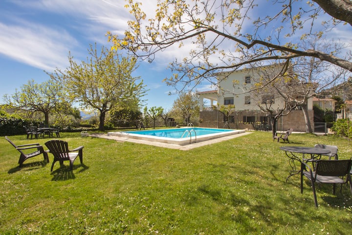 Conjunto Completo, 2 Chalets Con Piscina, Barbacoa - Navaluenga