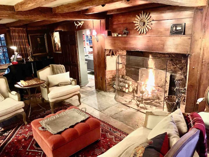 Storybook! 330 Yr Old Renovated Enchanting Estate - Newtown, CT