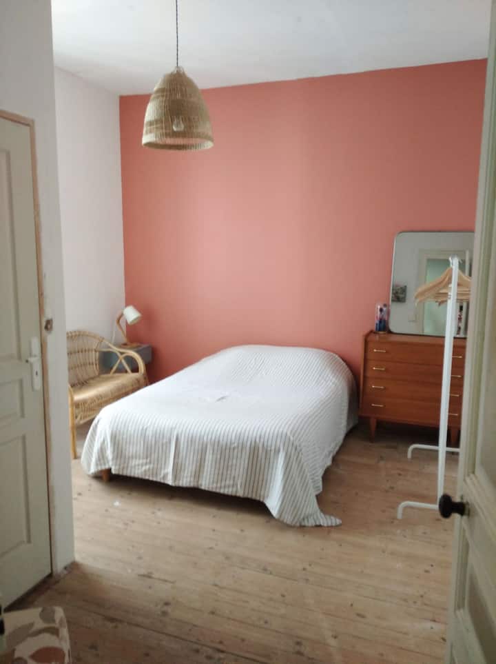 Chambre Avec Salle D'eau à 5 Min à Pied De La Gare - Angoulême