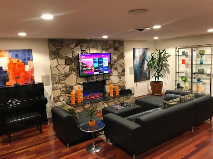 4 Bed, 3 Bath Modern Home With Hot Tub - Long Beach