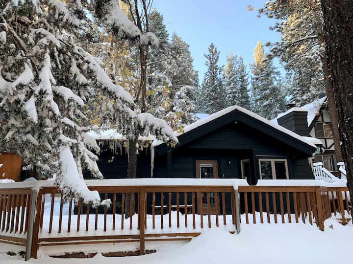Walk To Slopes, Trails And Zoo - Big Bear Lake, CA