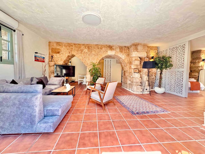 Ashmoun - Jbeil Mina - Lebanon