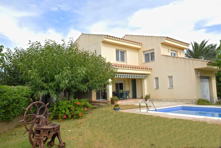 Fantástico Chalet En Playa De Los Eucaliptus - Costa Dorada (Spanien)