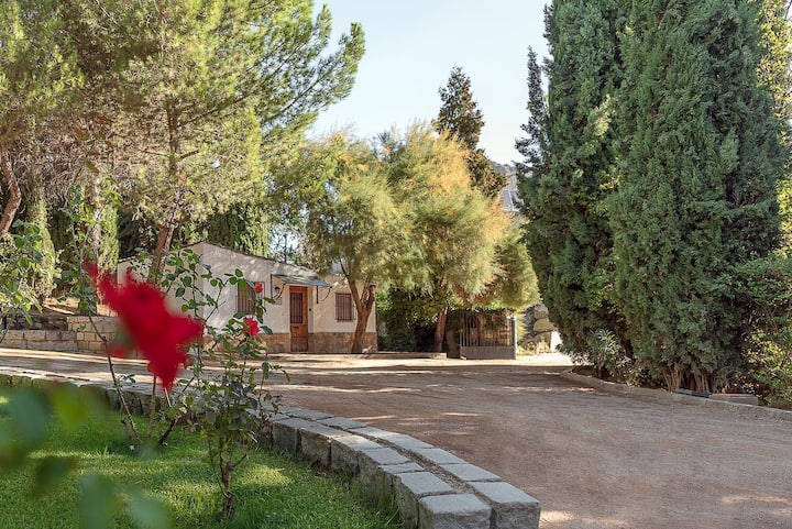 Romántica Casa Con Piscina - Güéjar Sierra