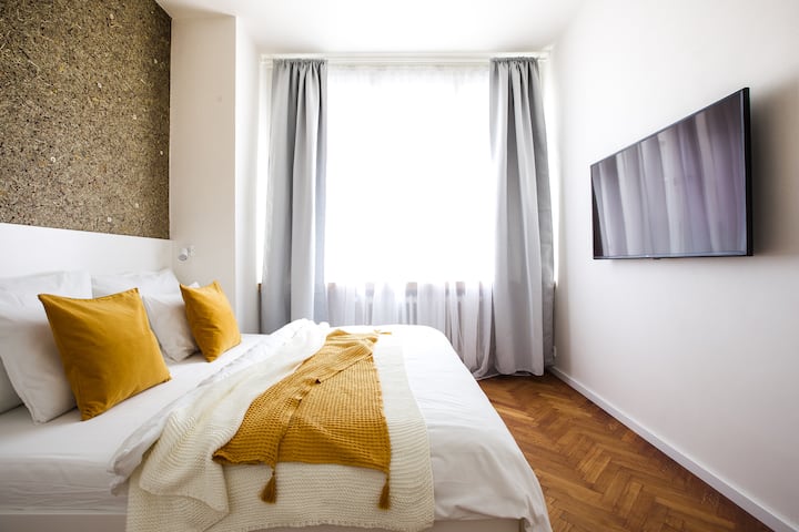 Superior / Prague 1 / Brand New - 