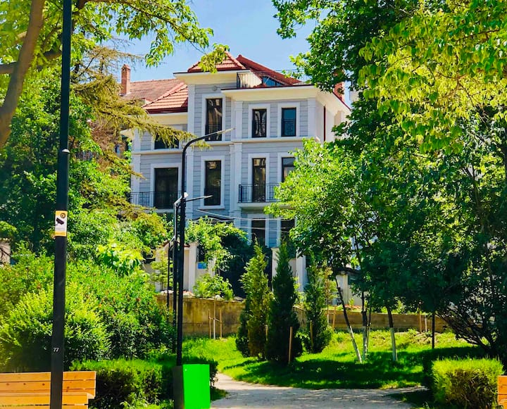 Villa Garden - Georgia