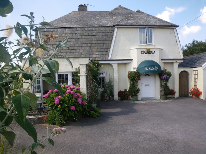 The Whiteleaf - Family Room - Croyde