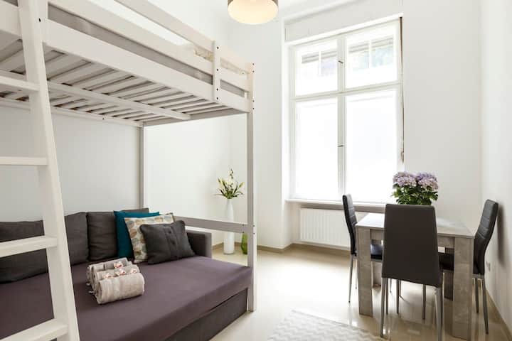 Nice Clean City Center Studio - Berlin Tegel Airport (TXL)