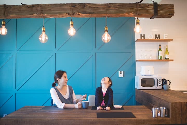 공항까지20분/노을 이쁜 바다전망/4-5인추천. 침대3개. 감성루프탑 - Jeju-si