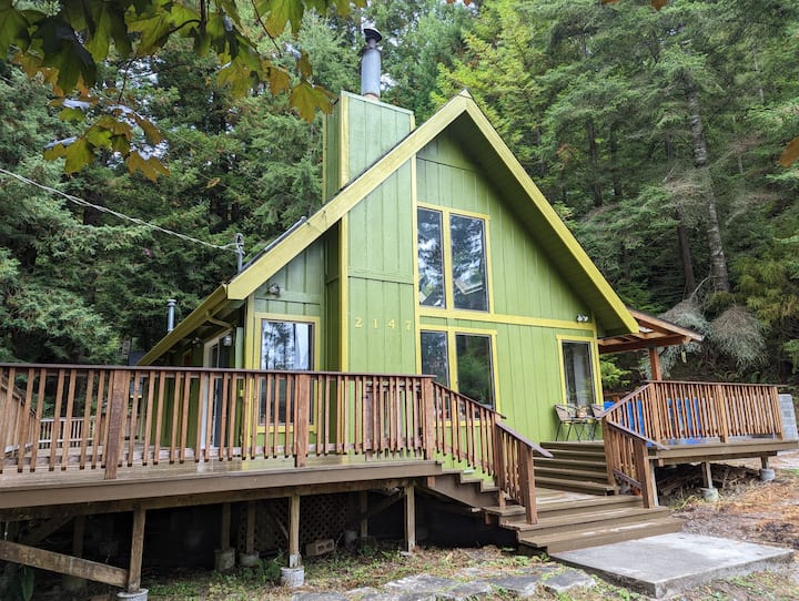 Bayside Redwood Cabin - Arcata, CA