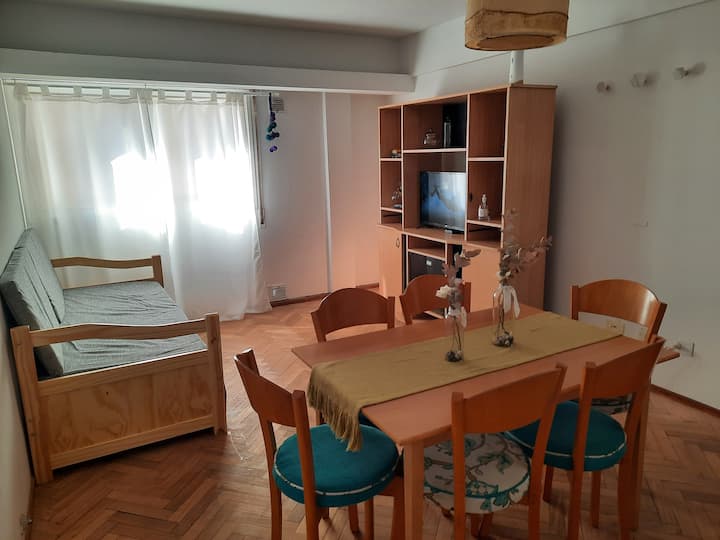 Departamento De Dos Ambientes En El Microcentro - Rosario