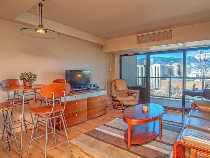 Trendy Downtown Highrise Loft - Colorado Springs, CO