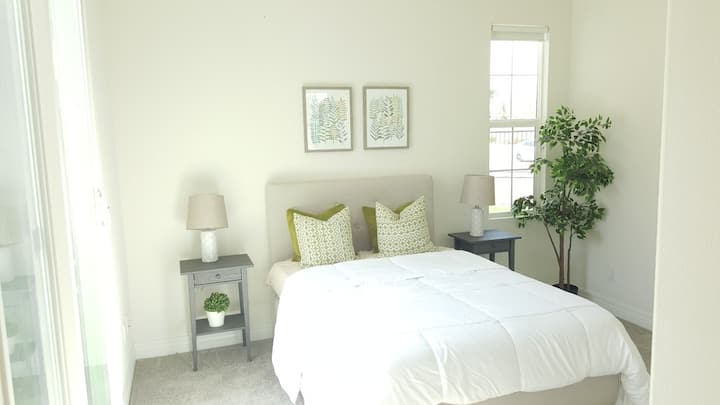 Newly Built 1 Bedroom - Free Parking On Premises - Mount Baldy, CA