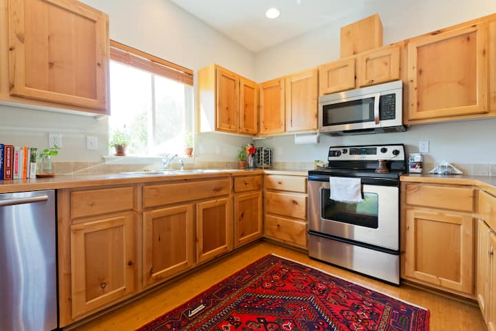 Month-long Stays By The Boise River - 博伊西