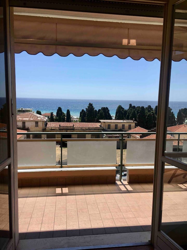 Appartamento Vista Mare Vicino Spiaggia - Sanremo