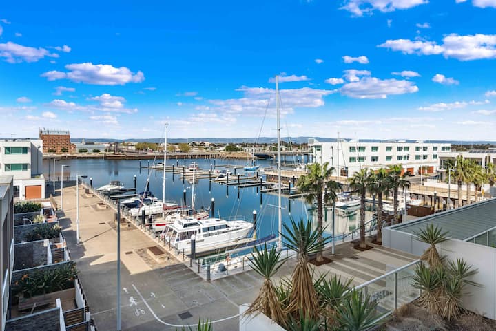 Beautiful 2br Apartment With Fantastic River Views - Adelaide