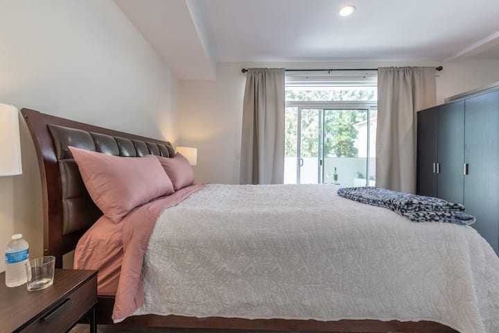 Explore Pasadena From This Modern Downtown Home - Pasadena