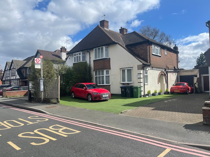 Studio “Seven” Self Contained Ground Floor Flat - Kingston upon Thames