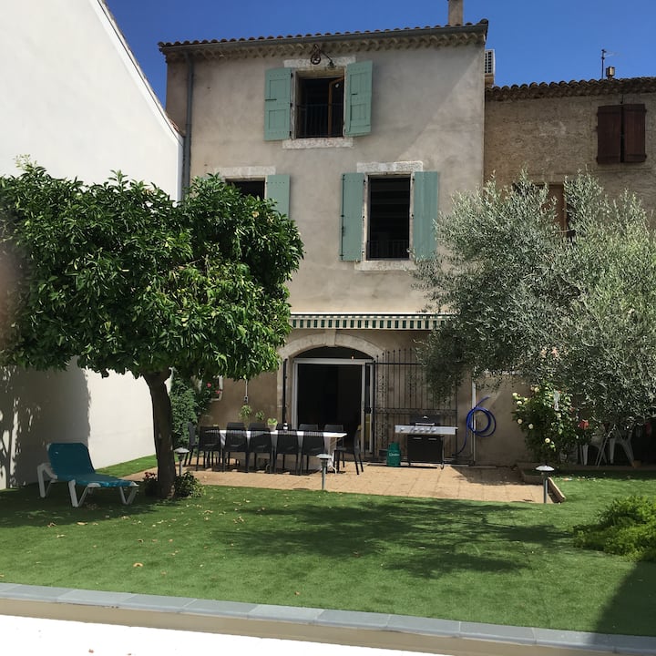 Elegant Vigneron On The Canal Du Midi. - Béziers