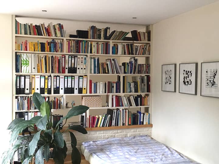 Quiet City Location With Cozy Yard - Aachen