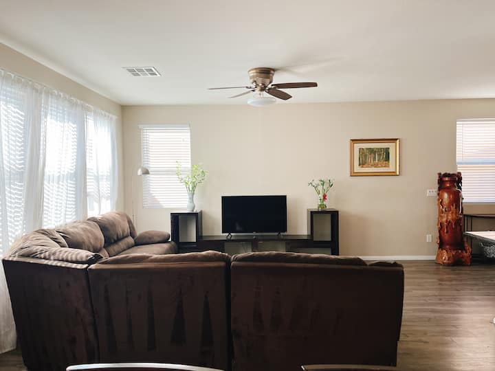15 Minutes To Strip 5 Bedrooms Stays 10 - Spring Mountain Ranch State Park, Blue Diamond