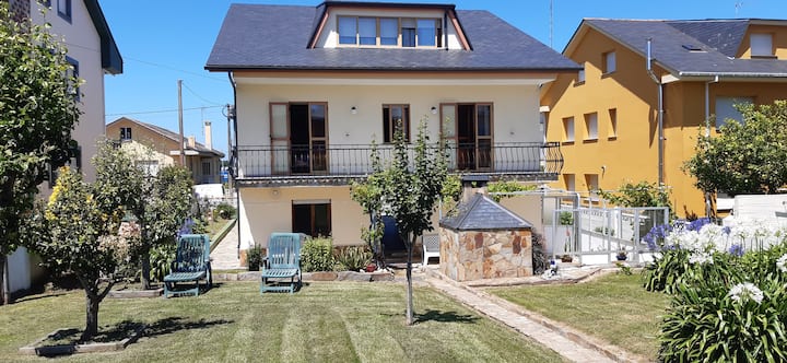 Chalet En El Centro De Ribadeo Con Jardín Privado - Tapia de Casariego