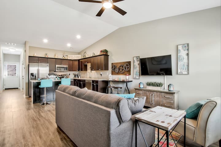 Rustic Retreat On The Edge Of College Hill - Wichita, KS