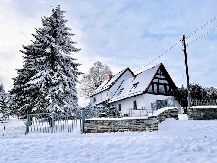Ferienhaus "Ingrid"- Gemütliches Cottage Im Grünen - Adorf