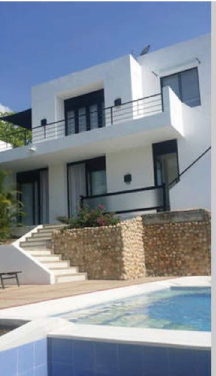 Melgar- Carmen Bella Y Moderna Casa Con Piscina - Melgar