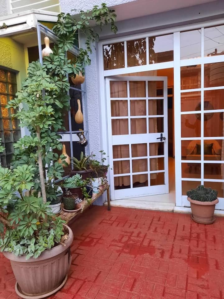 Cozy Suit With Private Kitchen, Bath & Livingroom - Addis-Abeba