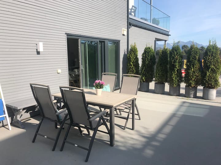 ÅLesund: Luxurious 3 Bedroom Apartment W/parking - Ålesund