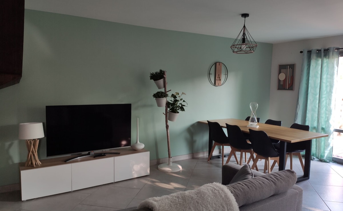 Superbe appartement avec jardin privatif - Condos à louer à Cluses ...