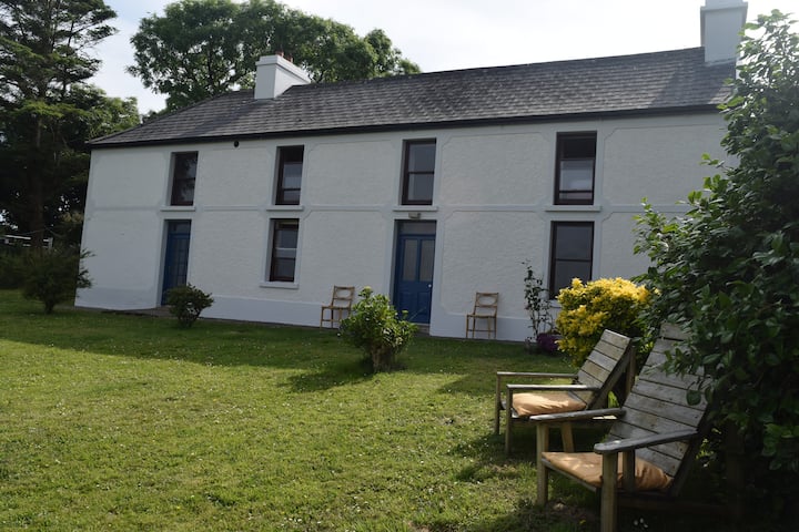 Rural Retreat Overlooking The Sea - Irland