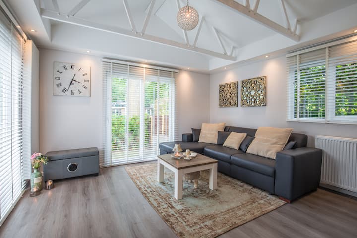 Nice Holiday Home On Beautiful Park+swimming Pool - Veenendaal