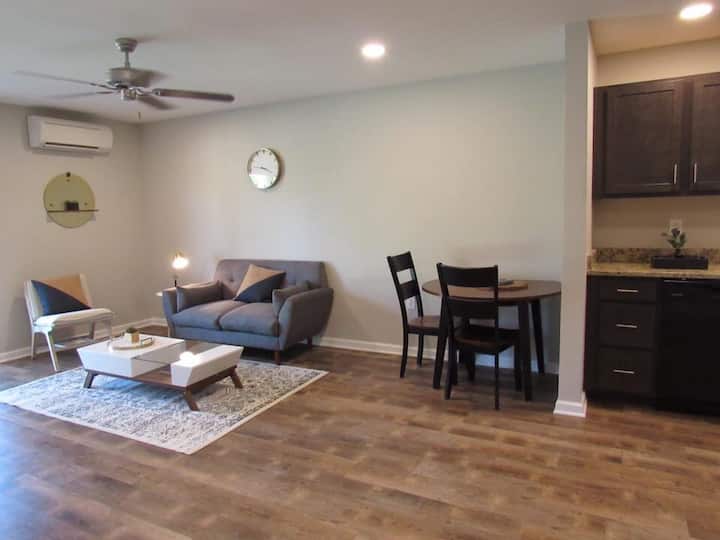 Entire Brand New Luxury Apartment At Park Place - Kokomo, IN