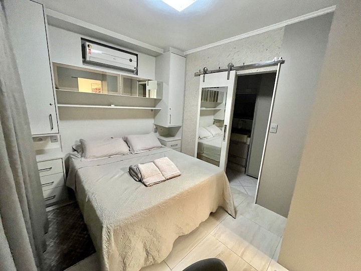 Apto Na Quadra Do Mar Em Balneário Camboriú. - Balneário Camboriú