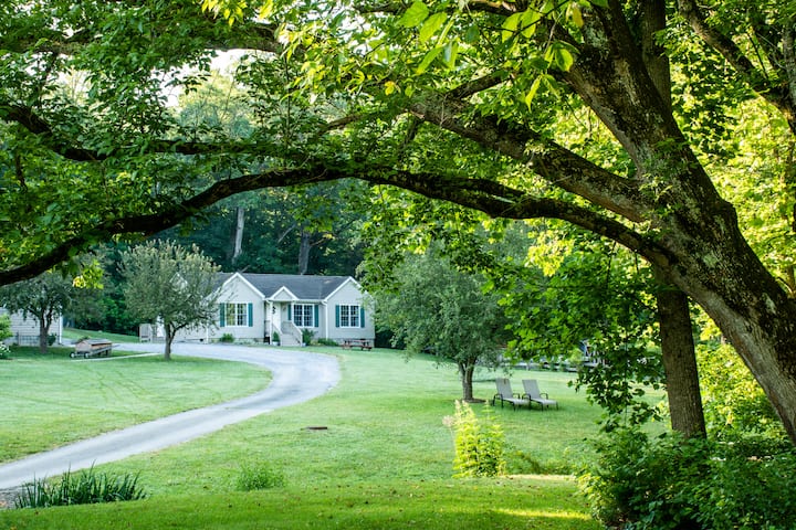 Cottage, Creek, Gardens, Wifi. Near Vhc, W&l, Vmi. - Lexington, VA