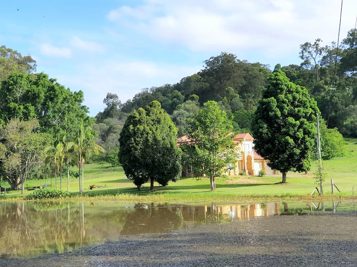 *Minimum 3 Month Lease* Acreage Home Willow Vale - Dreamworld, Coomera