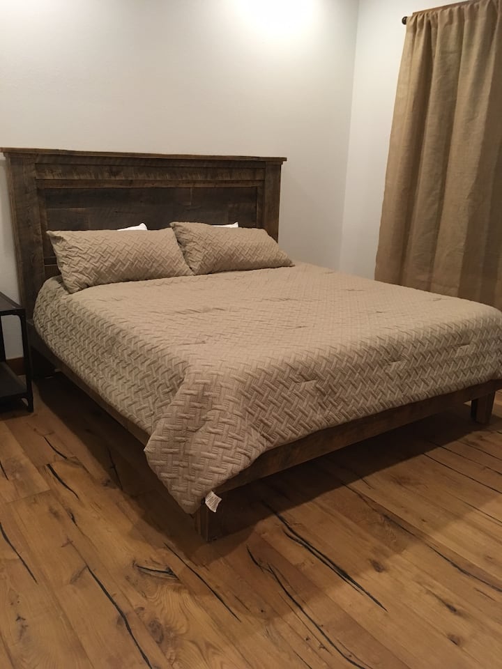 Wonderland Lodge Electric Peak Suite - Gardiner, MT