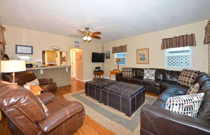 315ce: Family-friendly Avalon Home + Walk To Beach - Avalon, CA
